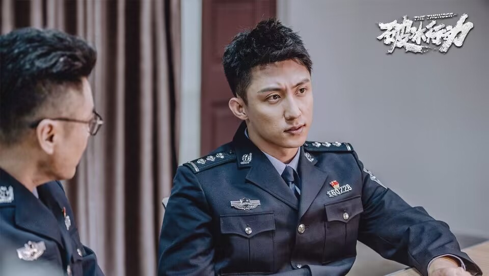 The film version of [Hurricane] was launched, Huang Jingyu and Duan ...