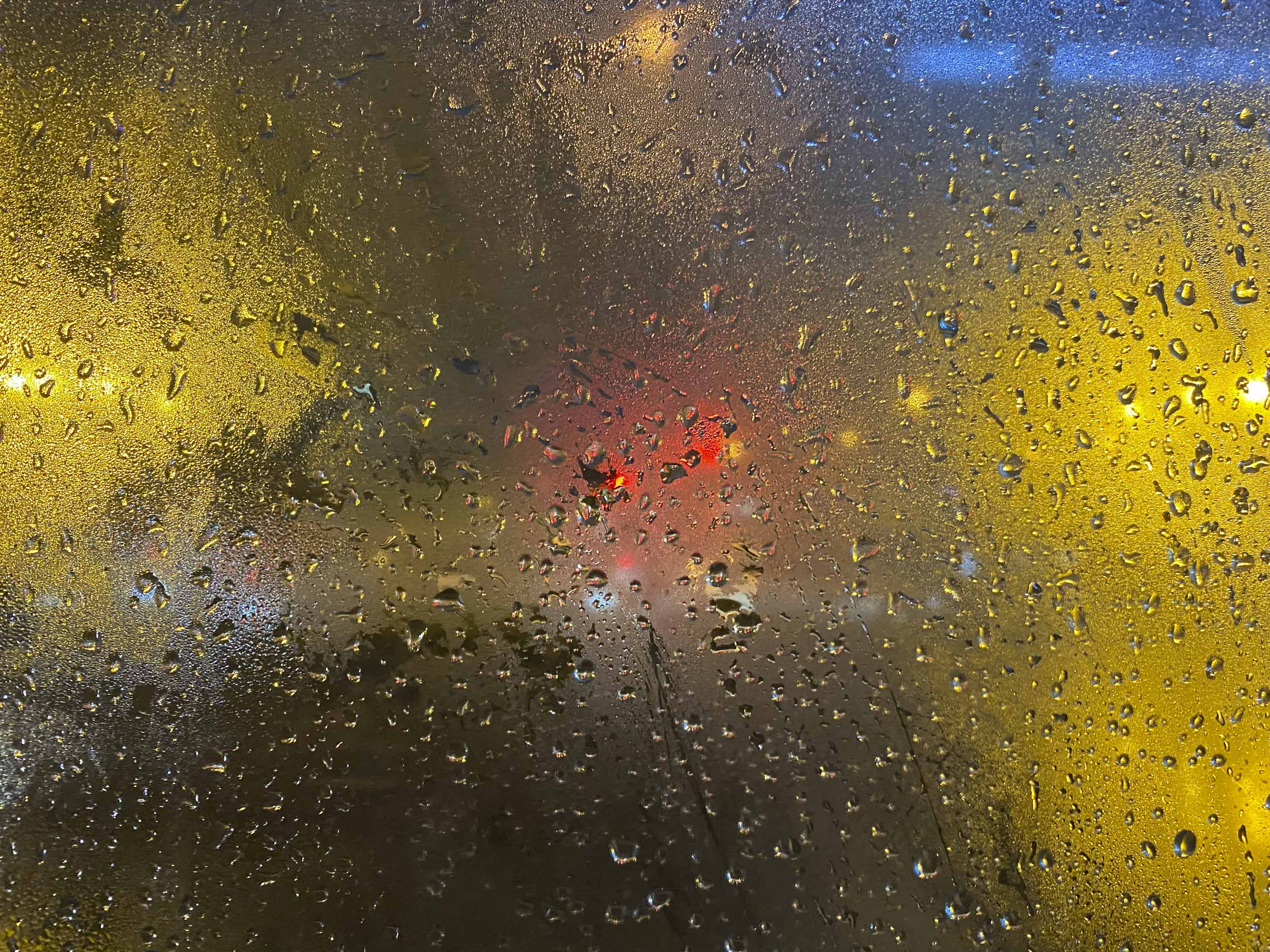 "Mobile Photography"Colors of rainy nights: Familiar scenes become ...