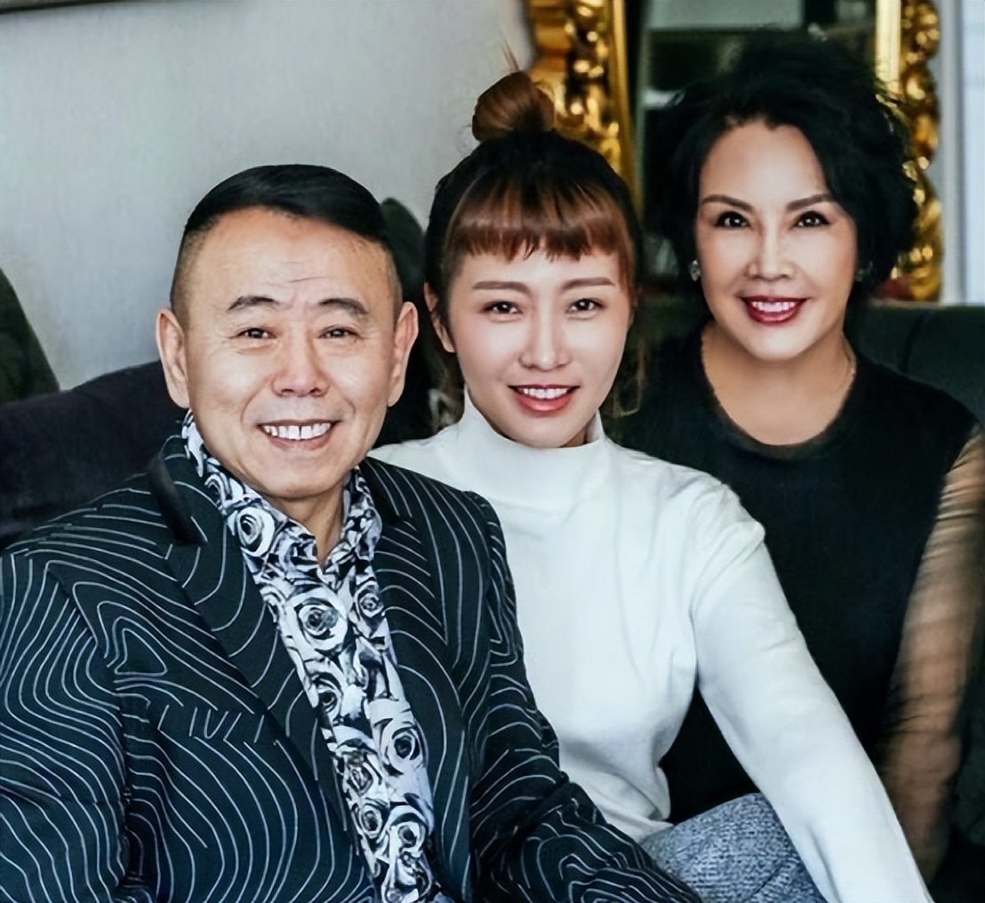 Pan Changjiang's family photos exposed! The 63-year-old wife is beautiful and plump, and the 39 ...