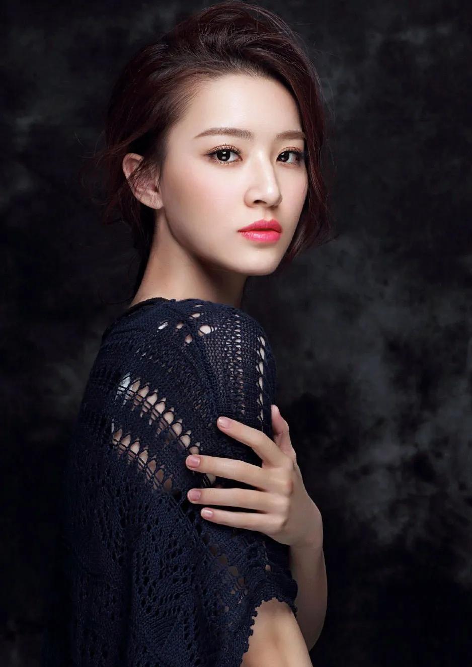 Liang Jingxian's beautiful pictures - iNEWS