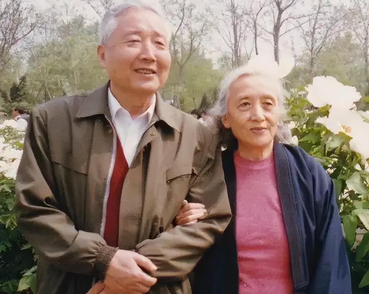 So it was: 9 years after he passed away, his widow Li Manyi was still ...