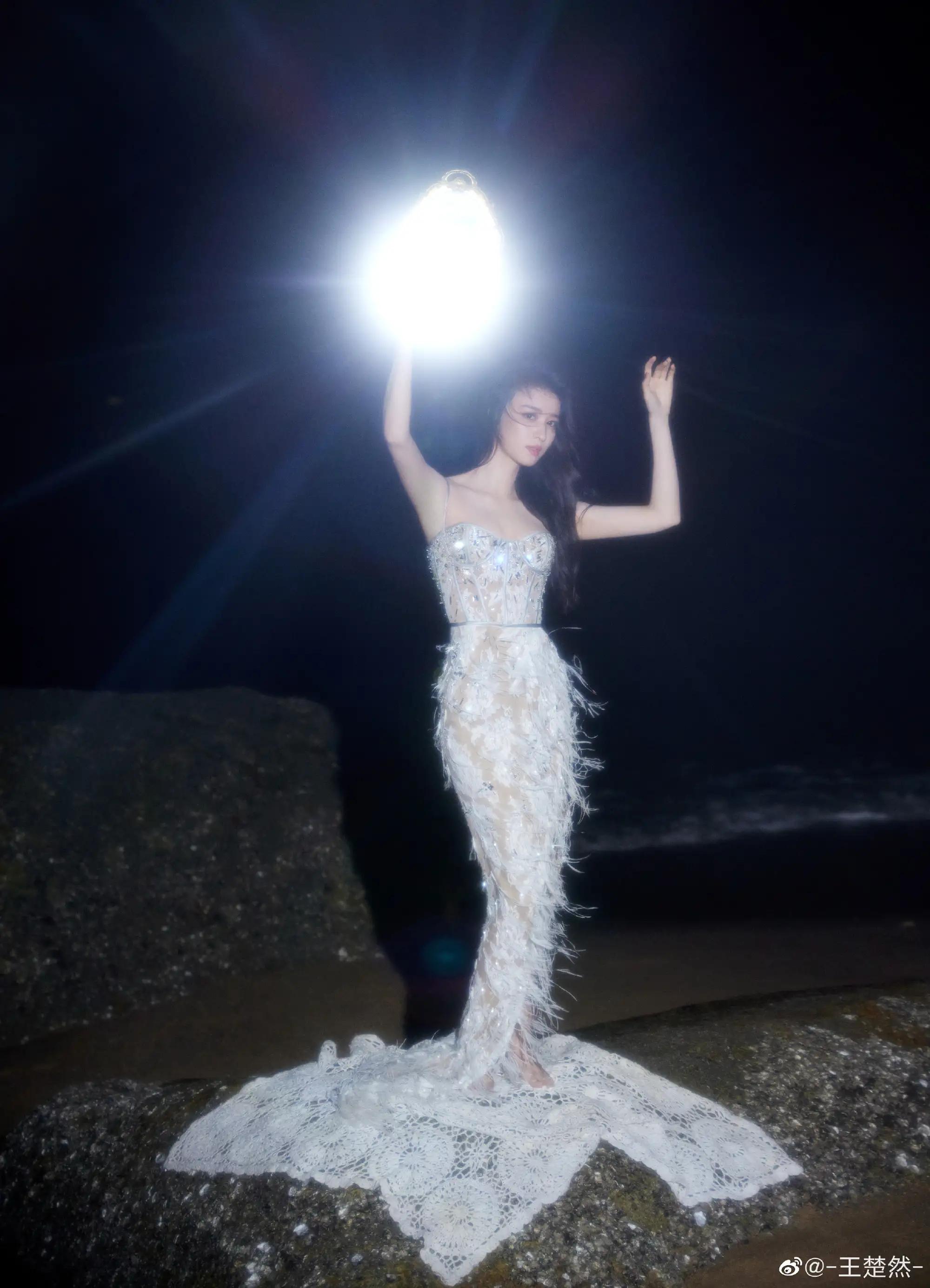 Wang Churan Golden Rooster Award Phi Xing Catch the Sea Dreamy Mermaid ...