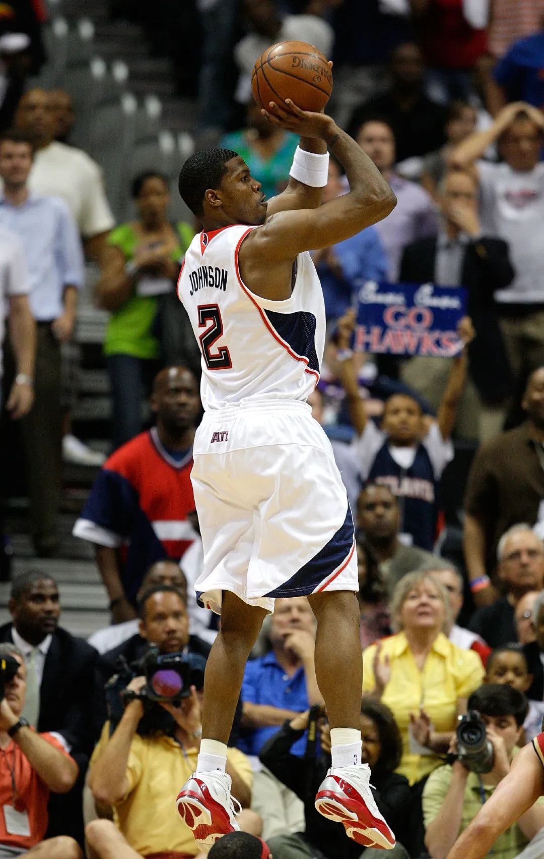 8 pack abs are too exaggerated!41 years old already!He still wants to ...