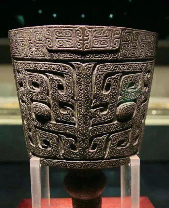 Taotie pattern: the pattern of a ferocious and gluttonous beast in ...