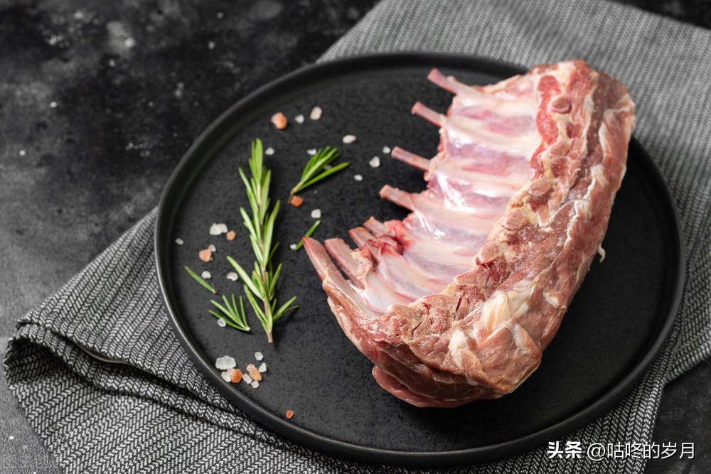 Is it cold or not?Warm up with a roast lamb chop to welcome the arrival ...