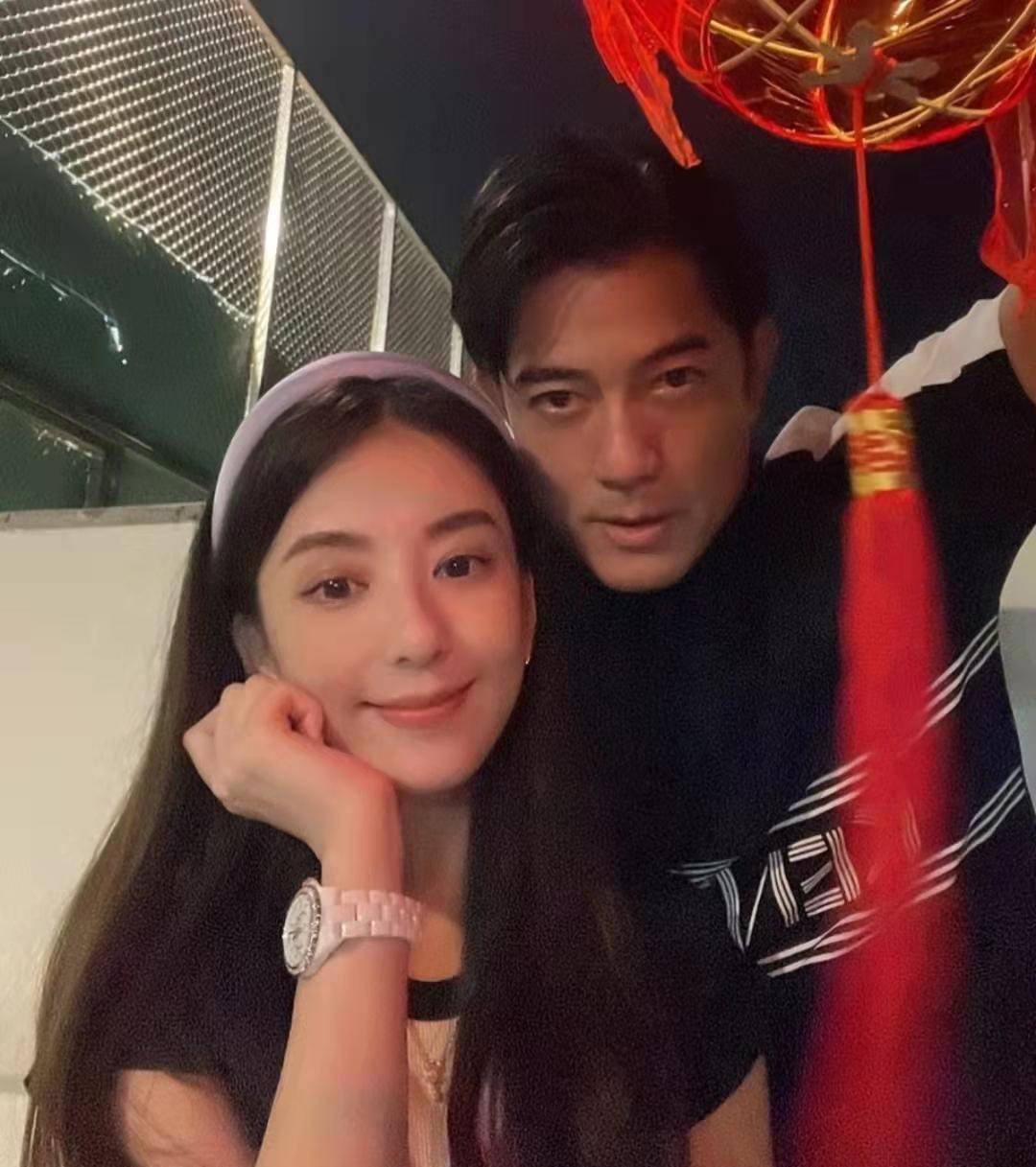 The 6 male stars of "Old Cow Eats Tender Grass", all of them are "not ...