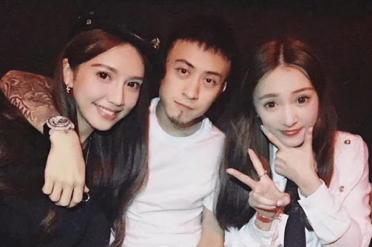 It was exposed that Gillian descended from the dragon and the phoenix ...