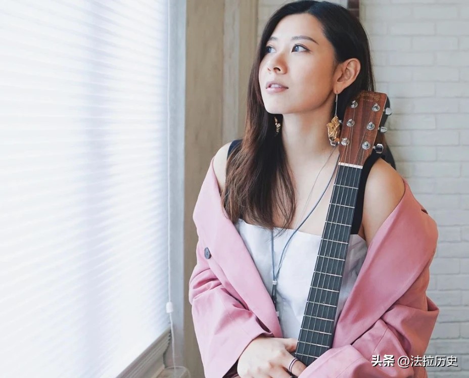 Hong Kong singer Ye Qingqing: The granddaughter of the top ten marshals ...