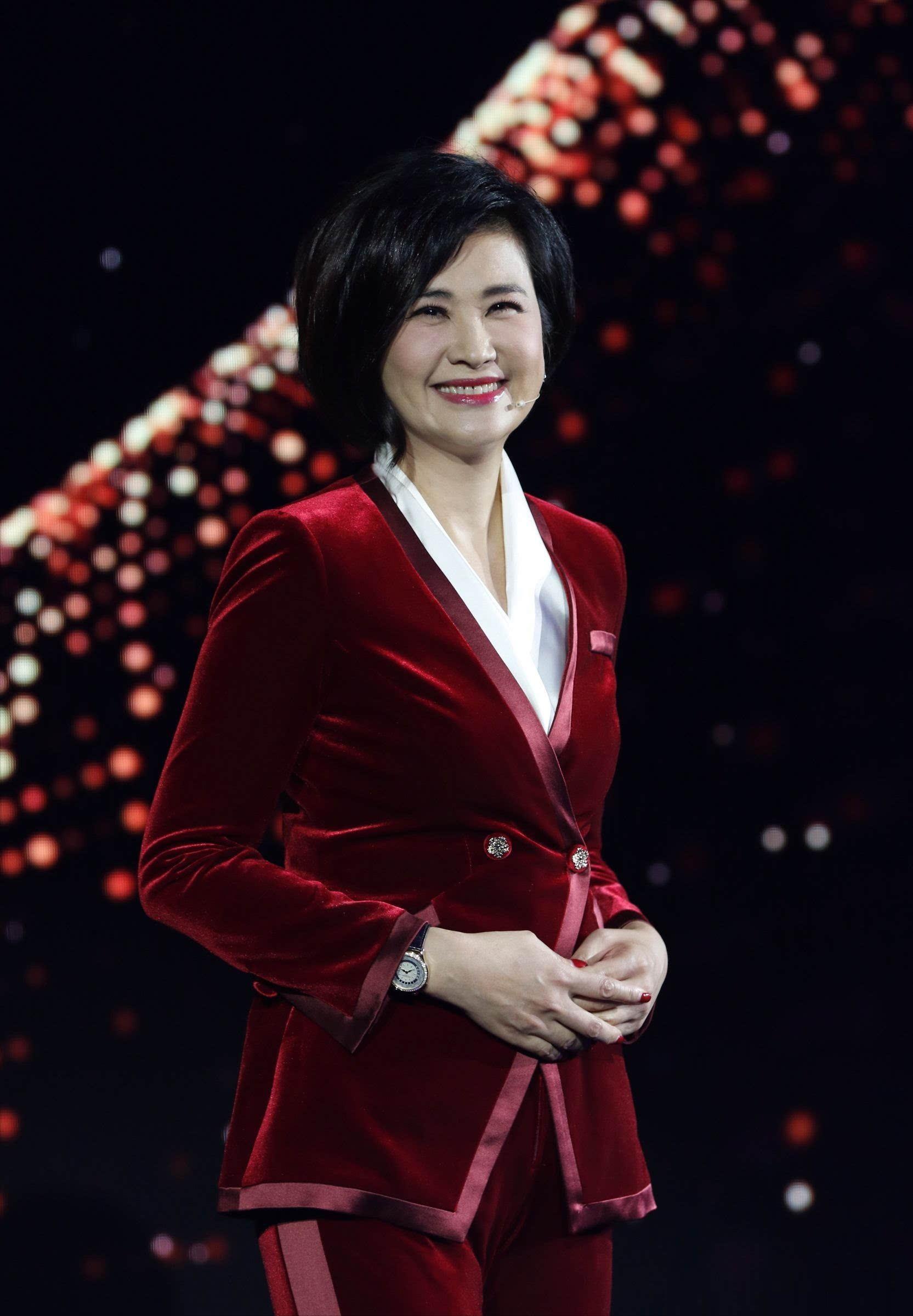 Famous host Wu Xiaoli: Married to a husband who is 25 years older, what is the status quo of ...