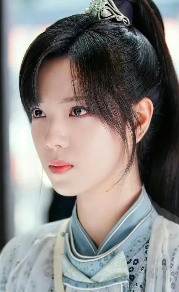 She is not Huang Rong Xiao Zhan in my heart but brother Jing in my ...