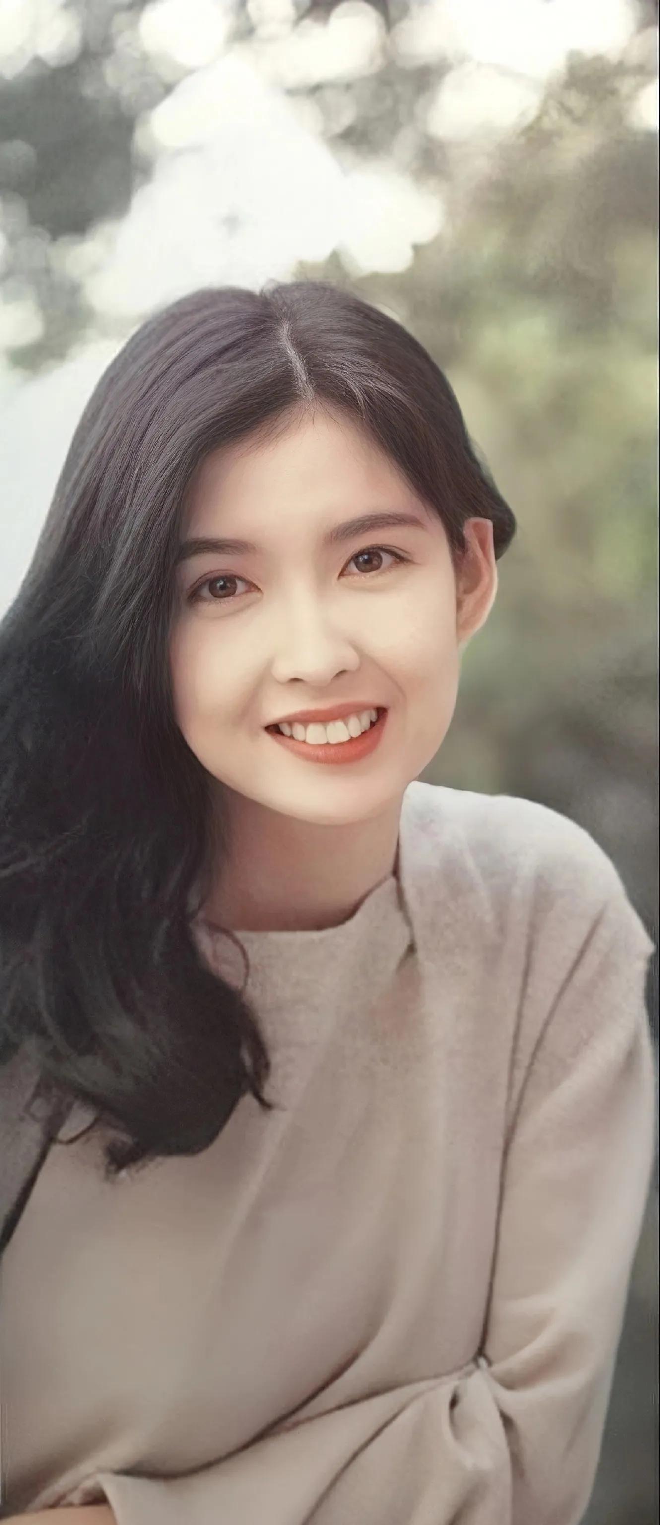 Zhou Huimin, the representative of the Jade Girl Sect, is pure and ...