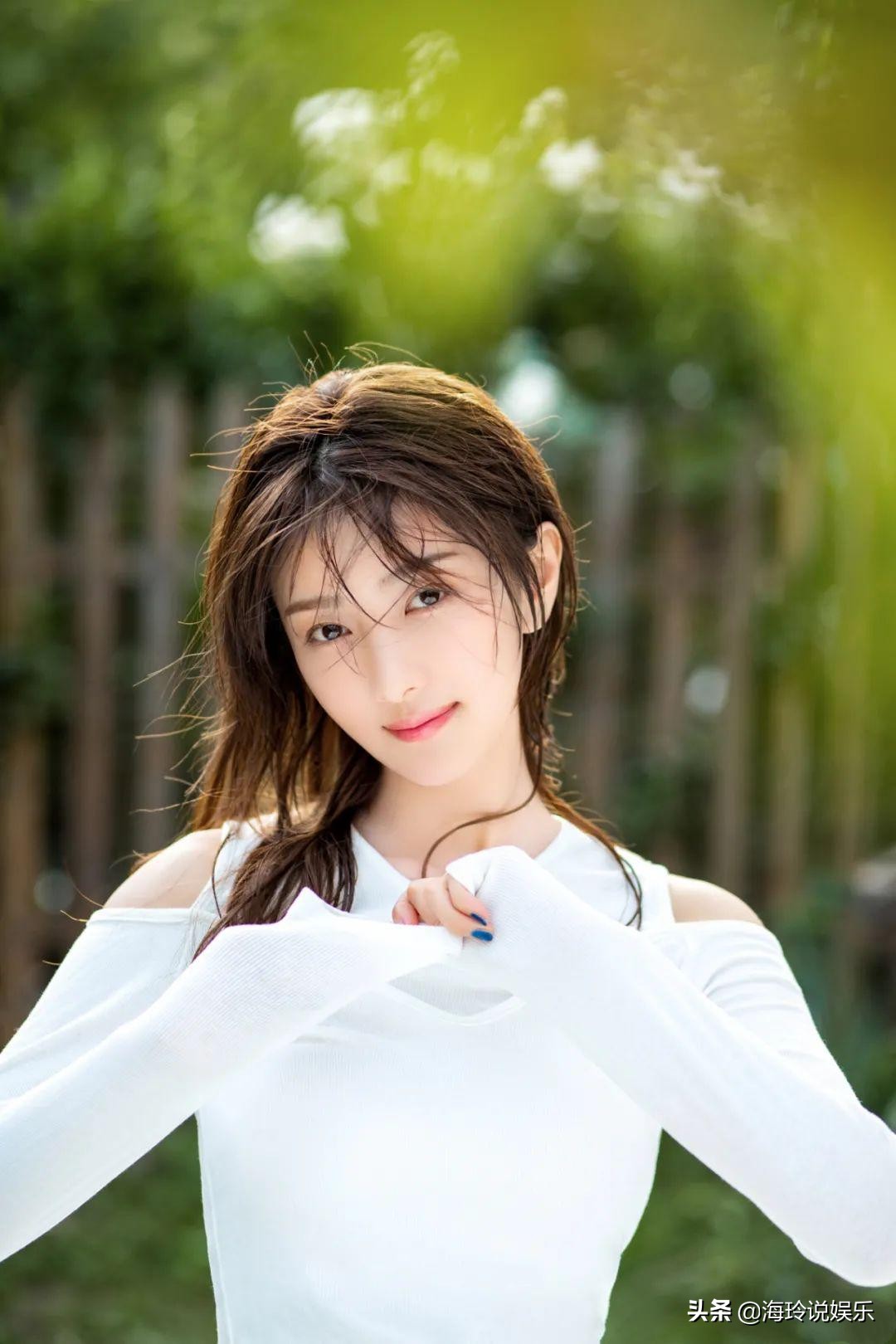 Liu Meiqi, the "North Film School Flower" of Chen Yuqi's face - iNEWS