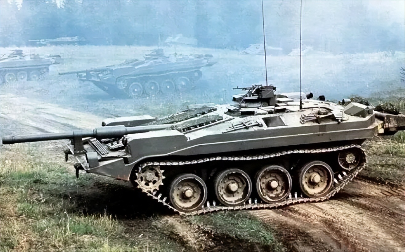Another "Satellite" Tank: Strv2000 - iNEWS
