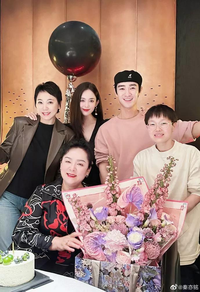 On the romantic Qixi Festival night, come to eat melon together, Gu Li ...