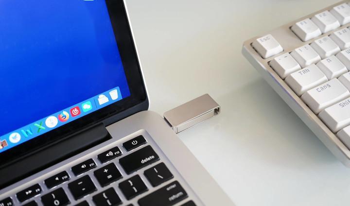 What is the difference between a USB flash drive quick format and a ...