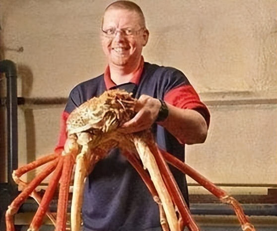 Nuclear pollution causes mutation?The Japanese killer crab with legs ...