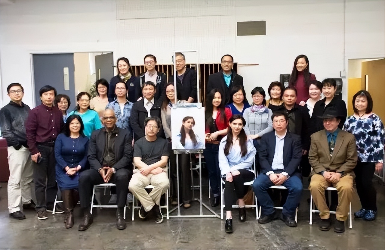 Leng Jun, China's first super-realist person, traveled to Europe for ...