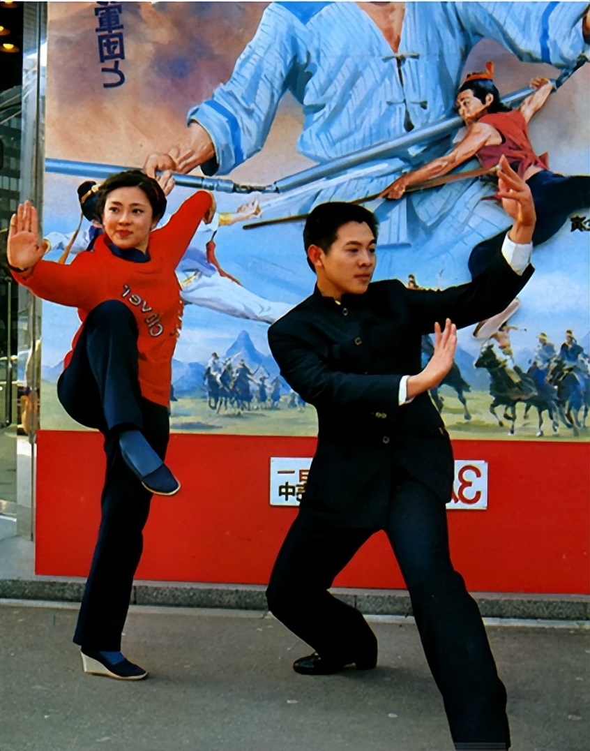 Jet Li posted a recent photo of his wife, 61-year-old Li Zhi is aging ...