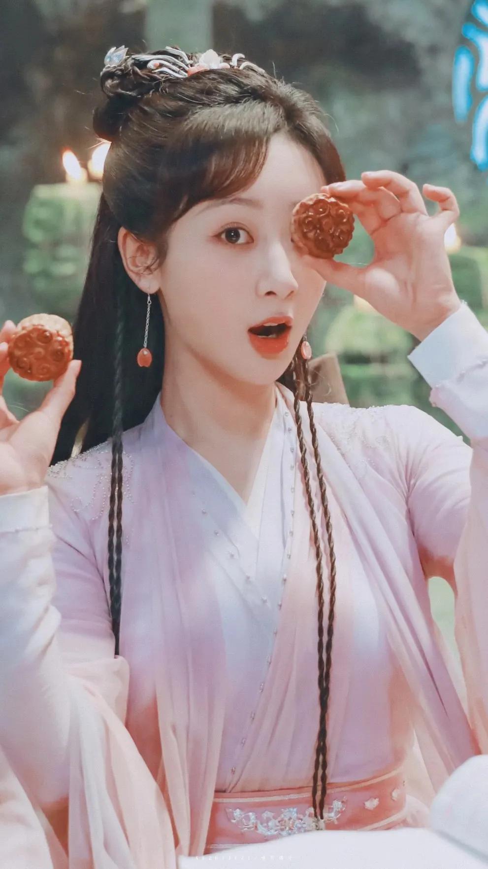 Yang Zi without bangs is capable and neat, this hairline makes me sour ...