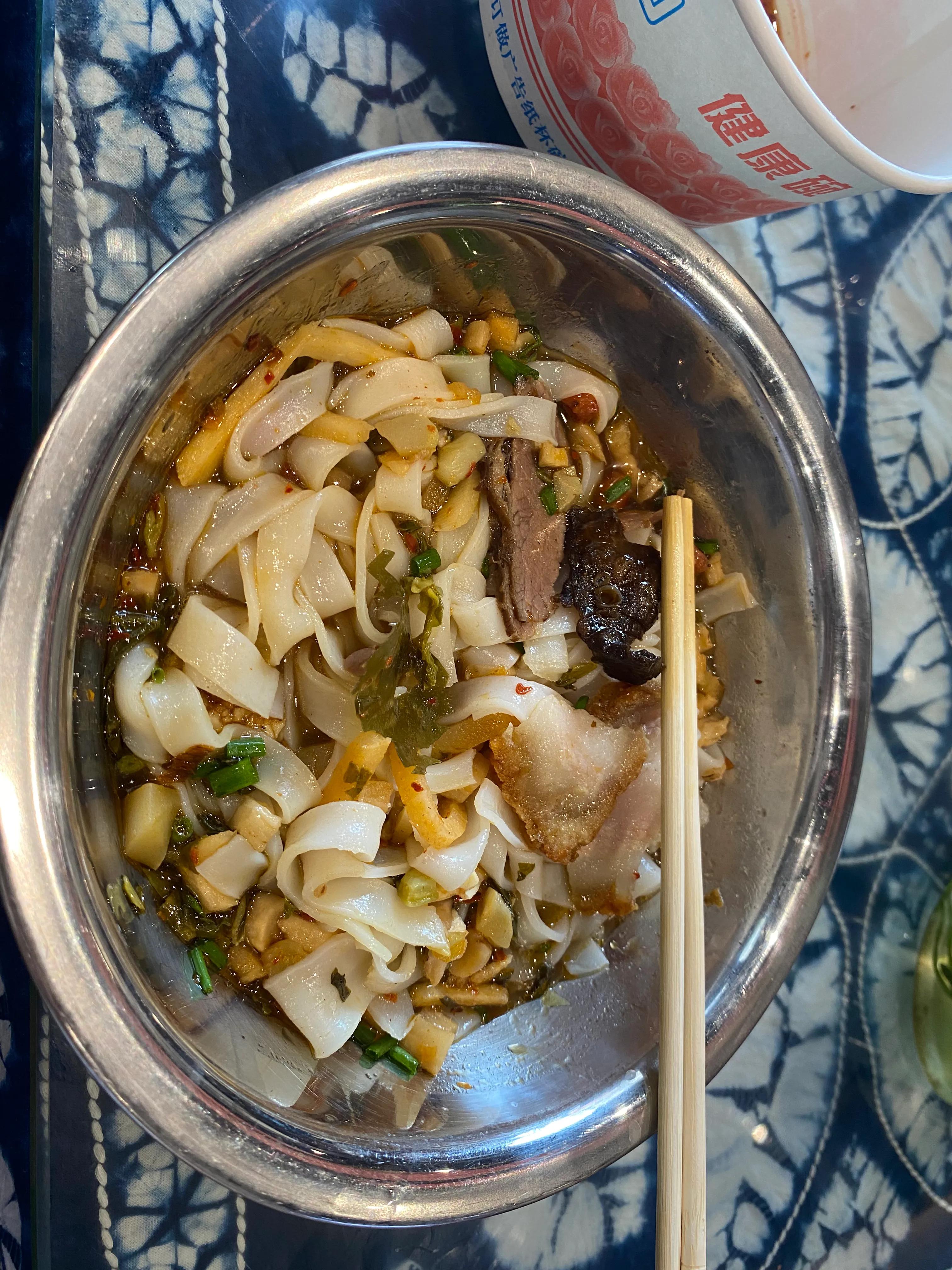 Come with me to Guilin and take you to eat authentic Guilin rice ...