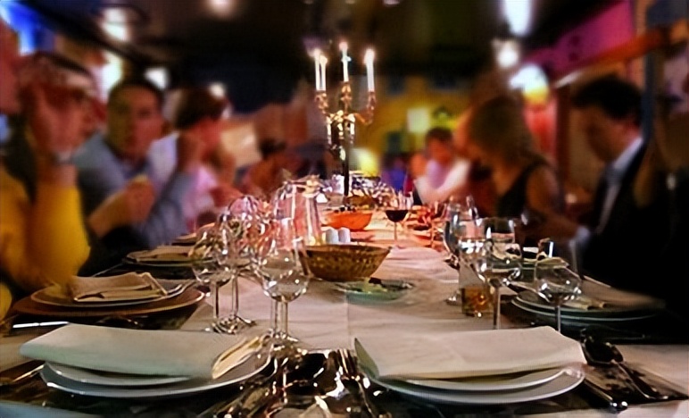 What is the significance of French table manners culture? What did ...