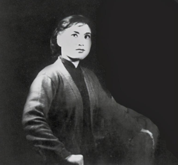 "The Queen Mother" Wan Fuxiang: The original song of "Red Plum Praise ...