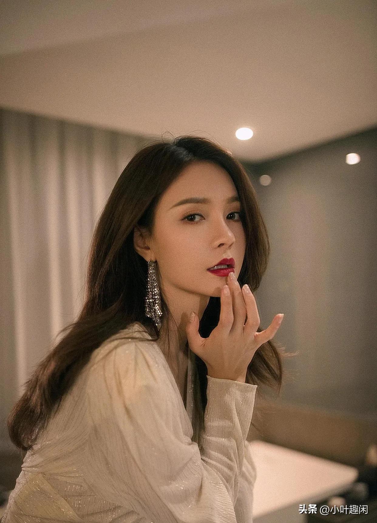 Shen Mengchen, who is as beautiful as a flower - iNEWS