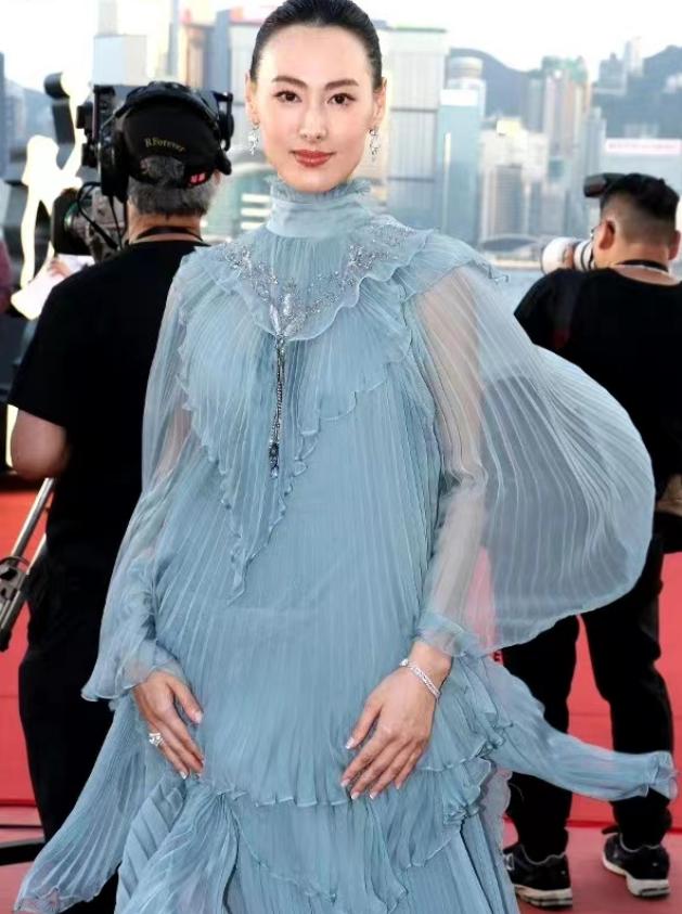 Little Cecilia Leung Rosie looks great on the red carpet of the Hong ...
