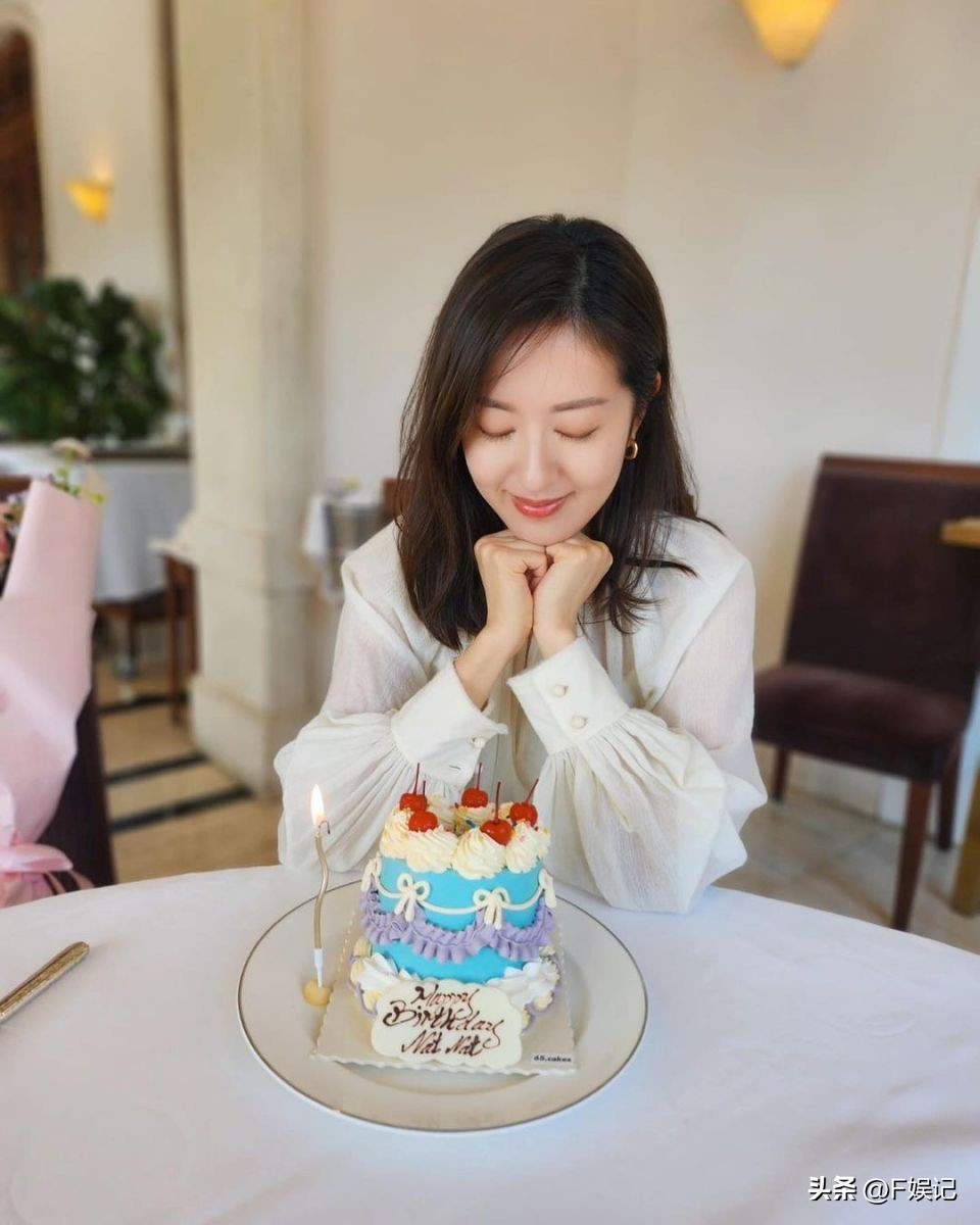 Aimee Chen took a warm photo for Tang Shiyong's birthday celebration ...