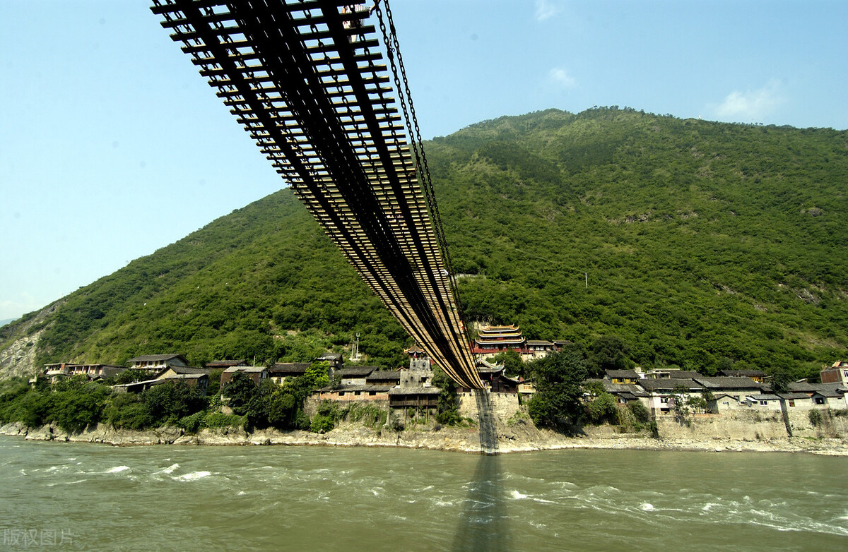 Carry forward the spirit of flying over Luding Bridge, never out of ...