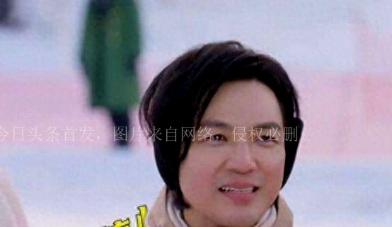 The "ageless male god" is fake. In reality, he has accumulated wrinkles ...