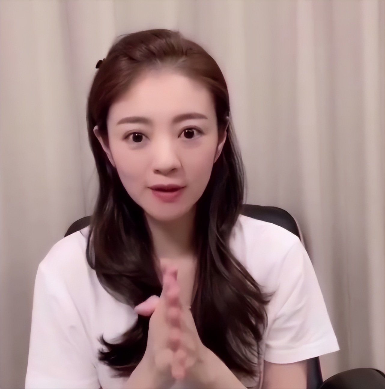 Two months after Chen Ronglian's "accident", An Yixuan made his first appearance with heavy ...