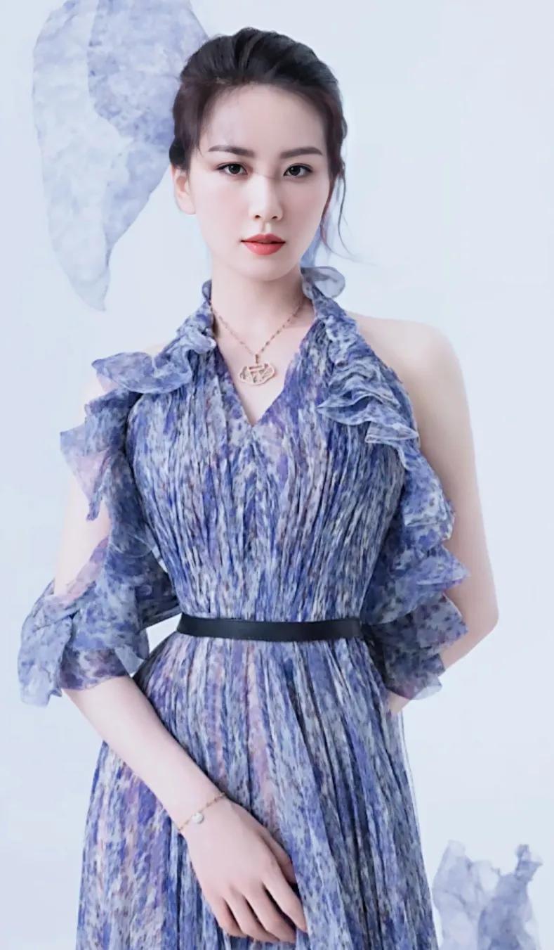 Beautiful lady, Liu Shishi - iNEWS