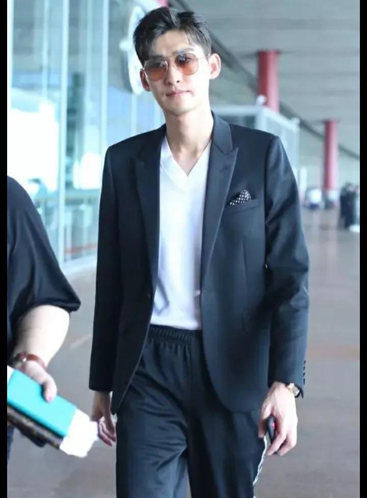 When everyone was laughing at Zhang Han, Zhang Han had already ...