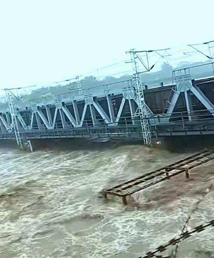 The heaviest rainfall in 140 years has hit Beijing, and the Marco Polo ...