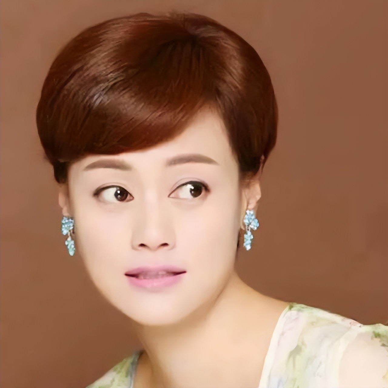 Shen Yu, the story behind "The Woman in Cheongsam" - iNEWS