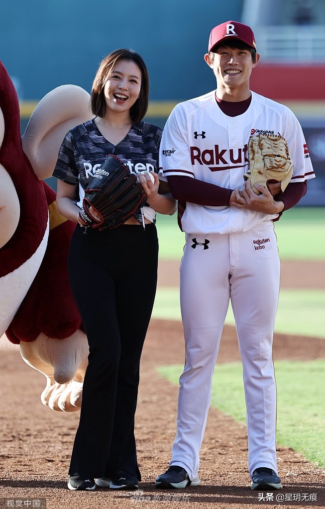 Liu Pinyan served as the kick-off guest, showing a round, confident ...