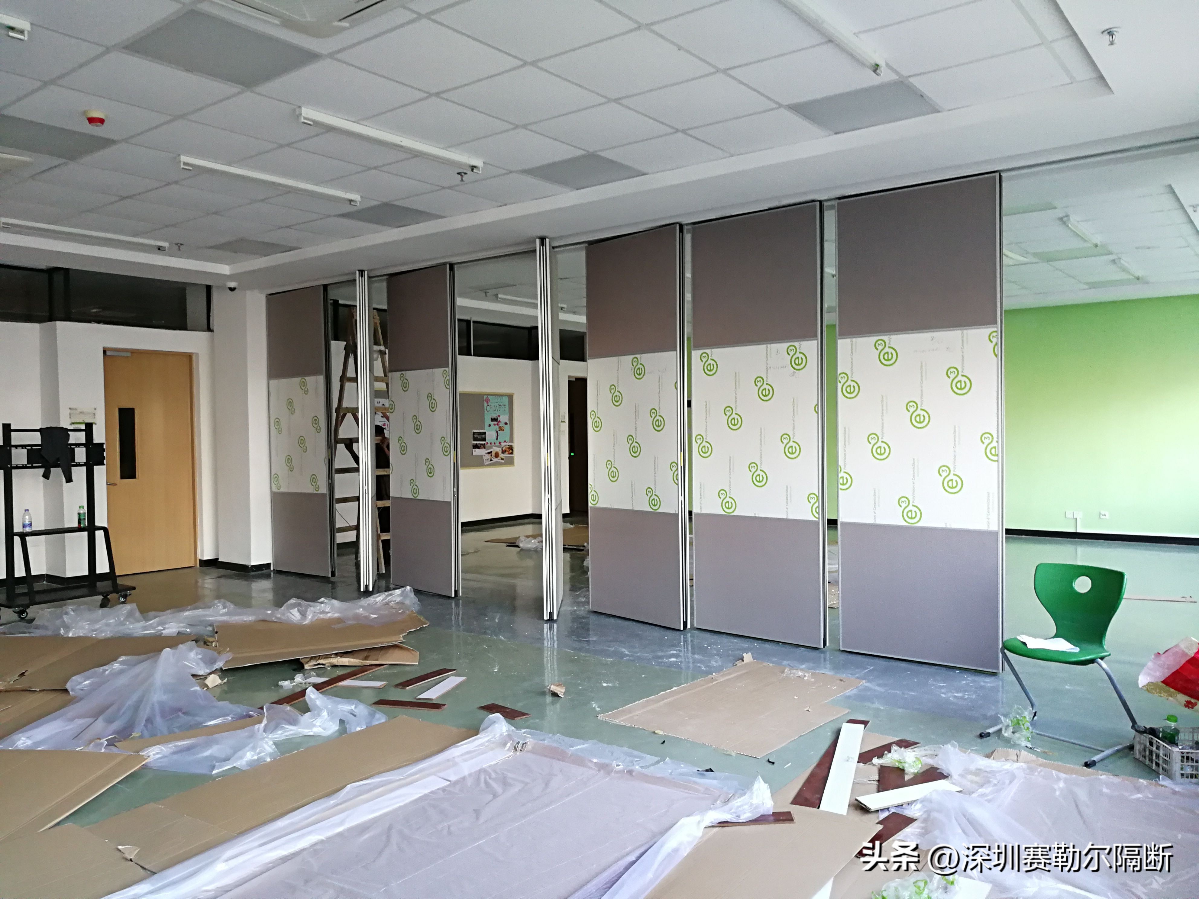 The intelligent electric partition wall is a wall system that can move ...