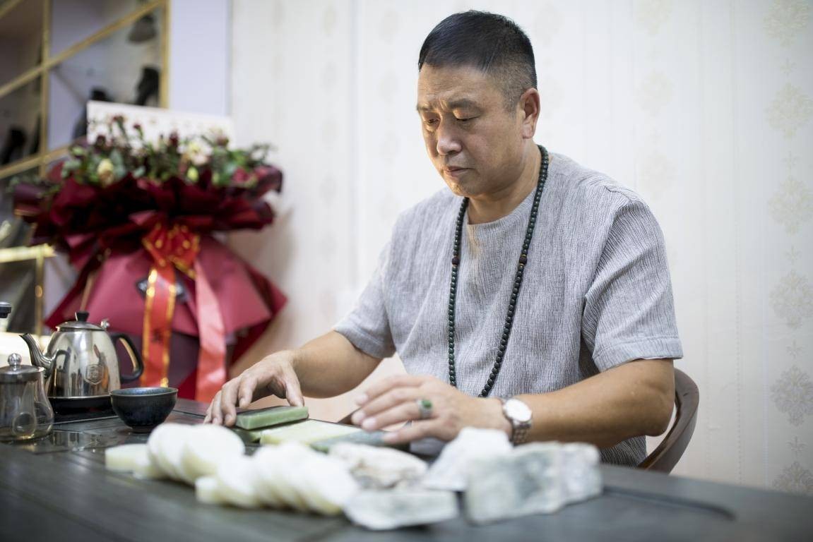 Jade Carving Master Wu Haijun: Rumors of Jade, Carving Artistic Life ...