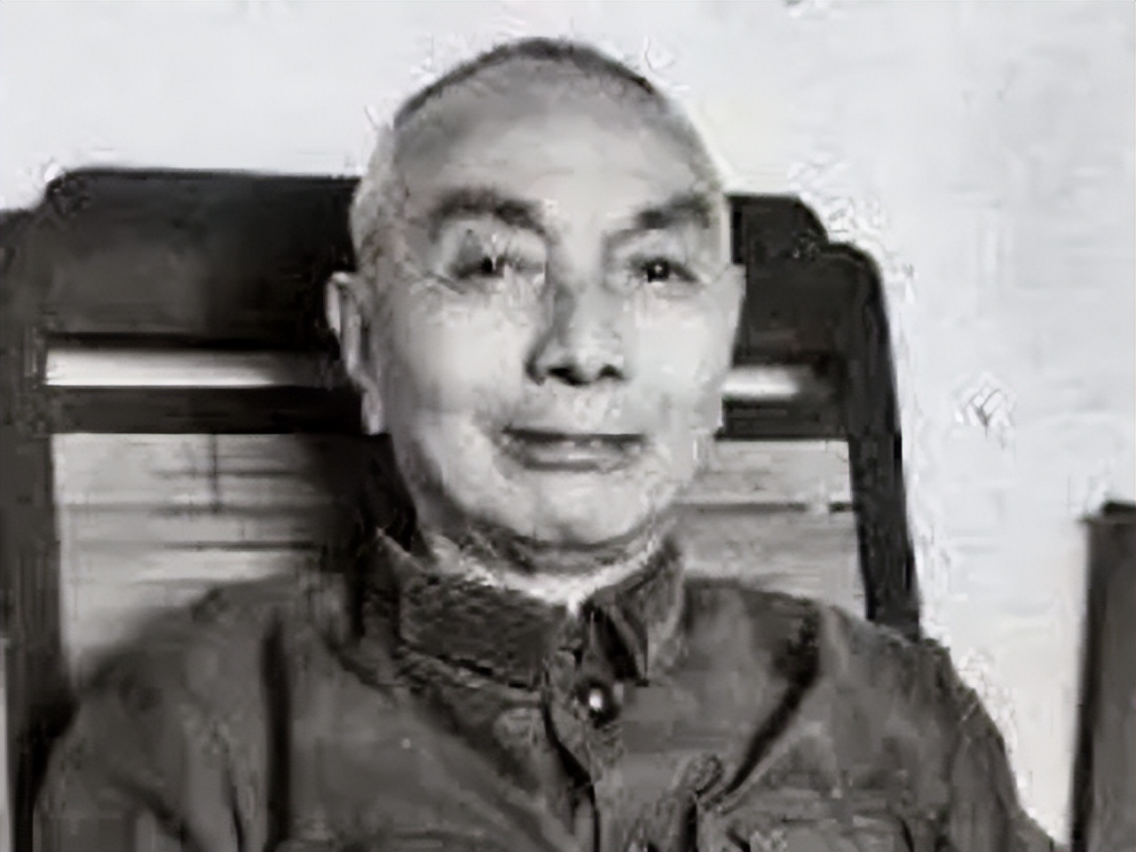 In 1981, before his death, Du Yuming asked Guo Rugui, a confidant of ...