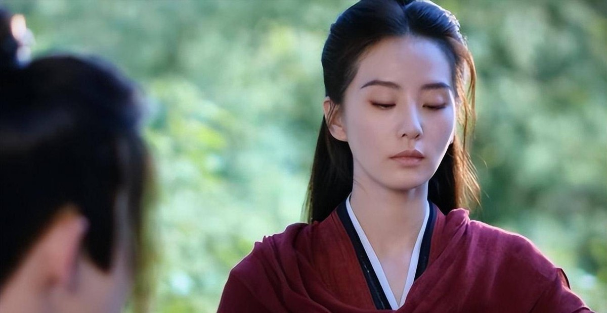 Crazy! 32-year-old Yang Yang was spotted in Dubai without makeup and ...