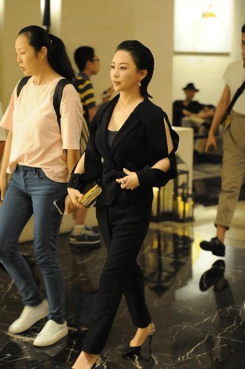 Liu Dachui exposed two people in one day! One is game anchor Zhou Shuyi ...