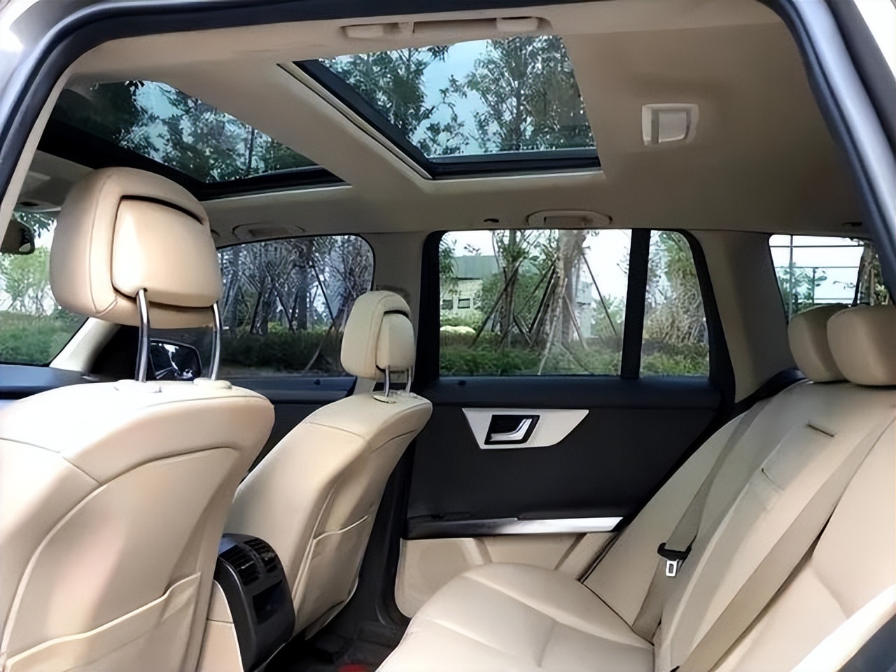 What is the difference between a car with a sunroof and a car without a ...