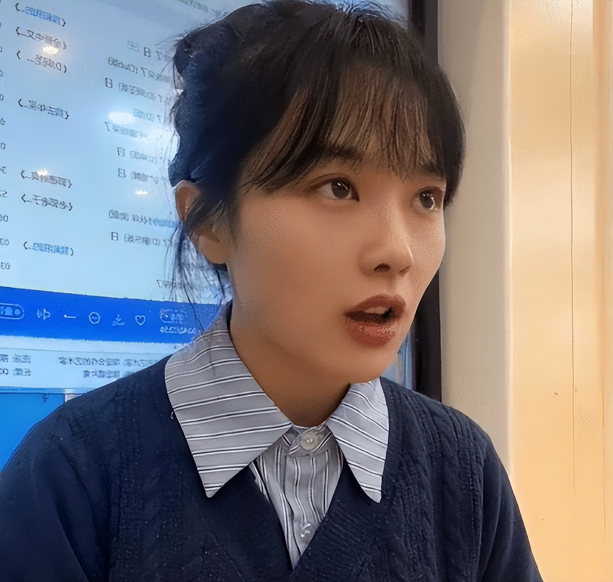 Teacher Huang transformed after "digging and digging", and she smiled ...