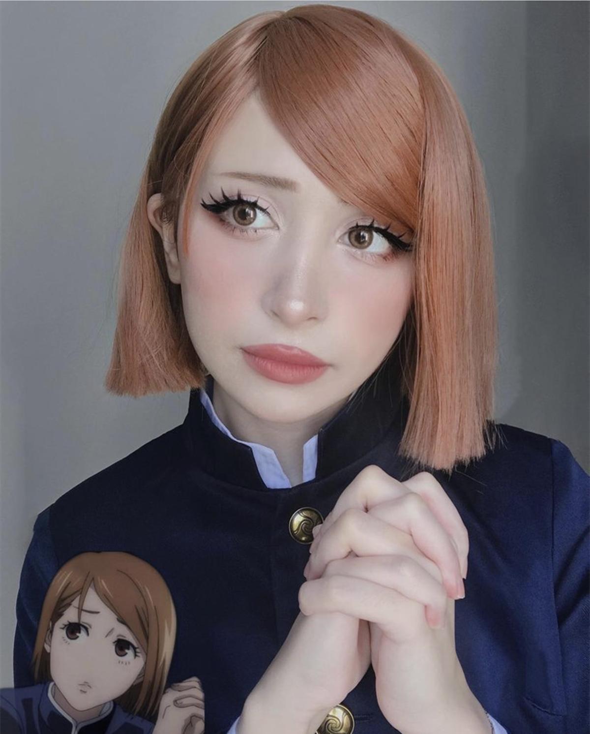 One person cosplays the whole spell back to battle, the female version ...