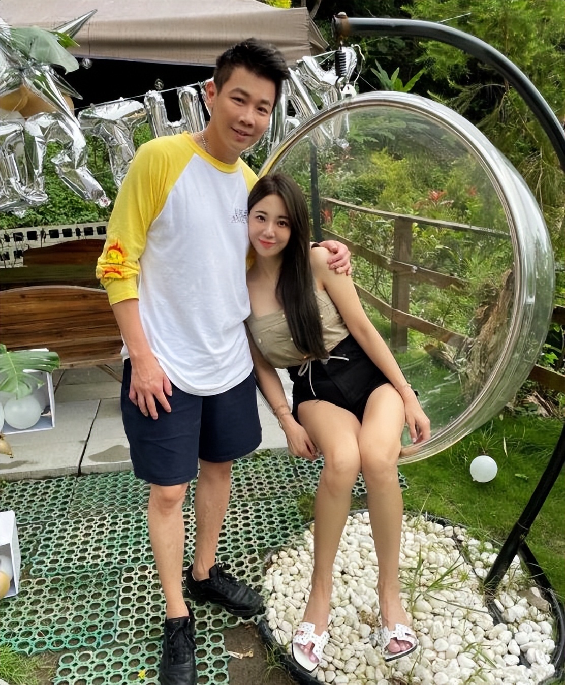 Tao Zhe went out to sea on a luxury yacht. At the age of 53, he was ...