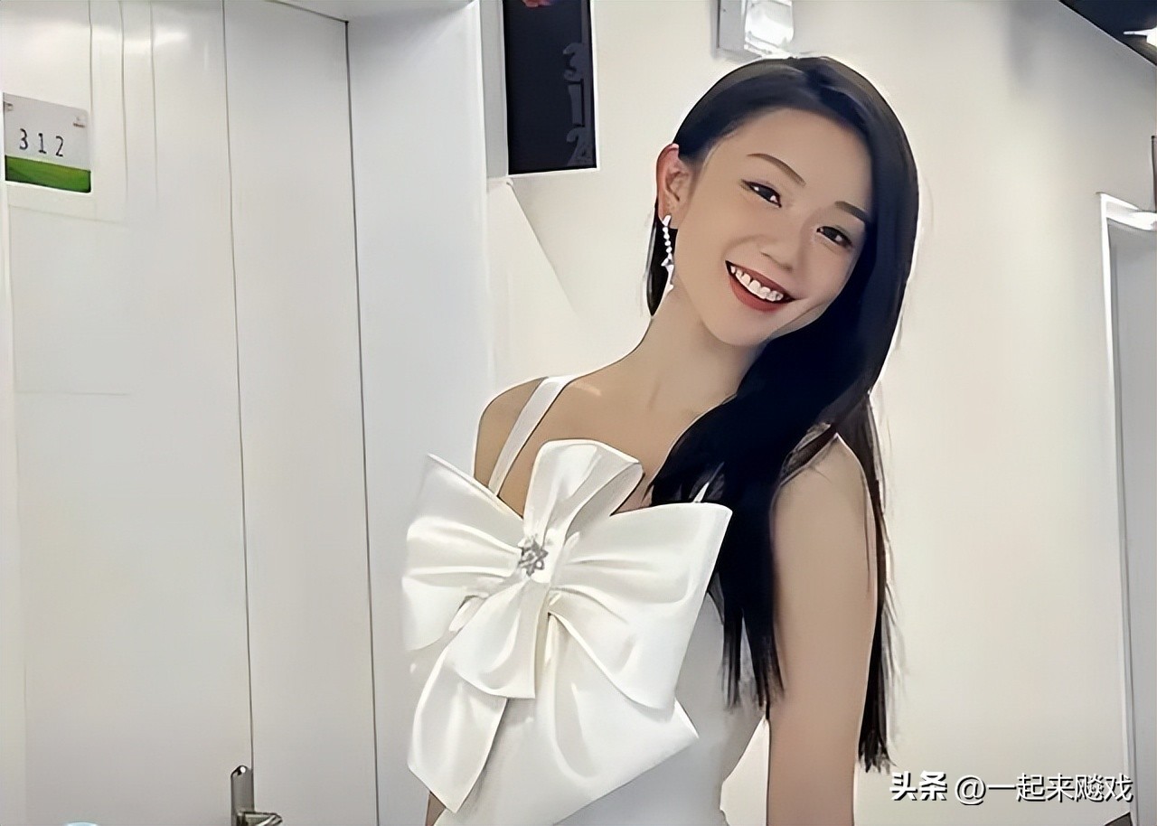 Feng Xi, the eyes of this fan girl~ are so cute - iNEWS