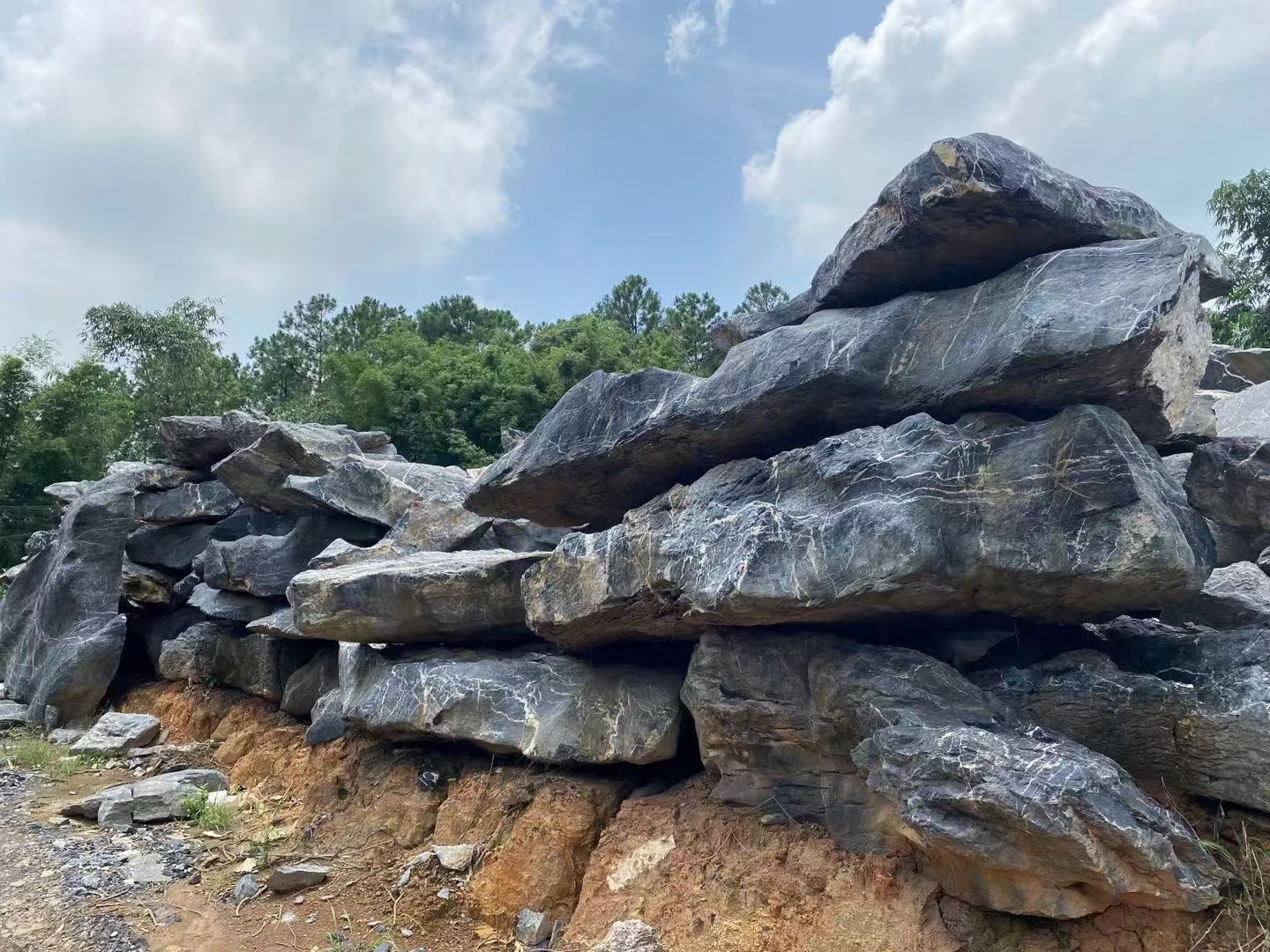 Taihu stone courtyard stacks rockery, builds gardens, beautifies ...