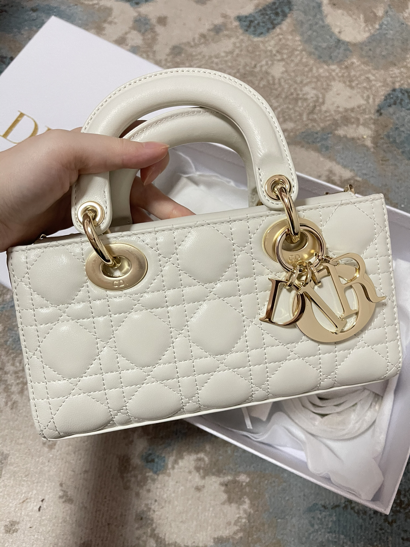 Dior Lady D-joy - iNEWS