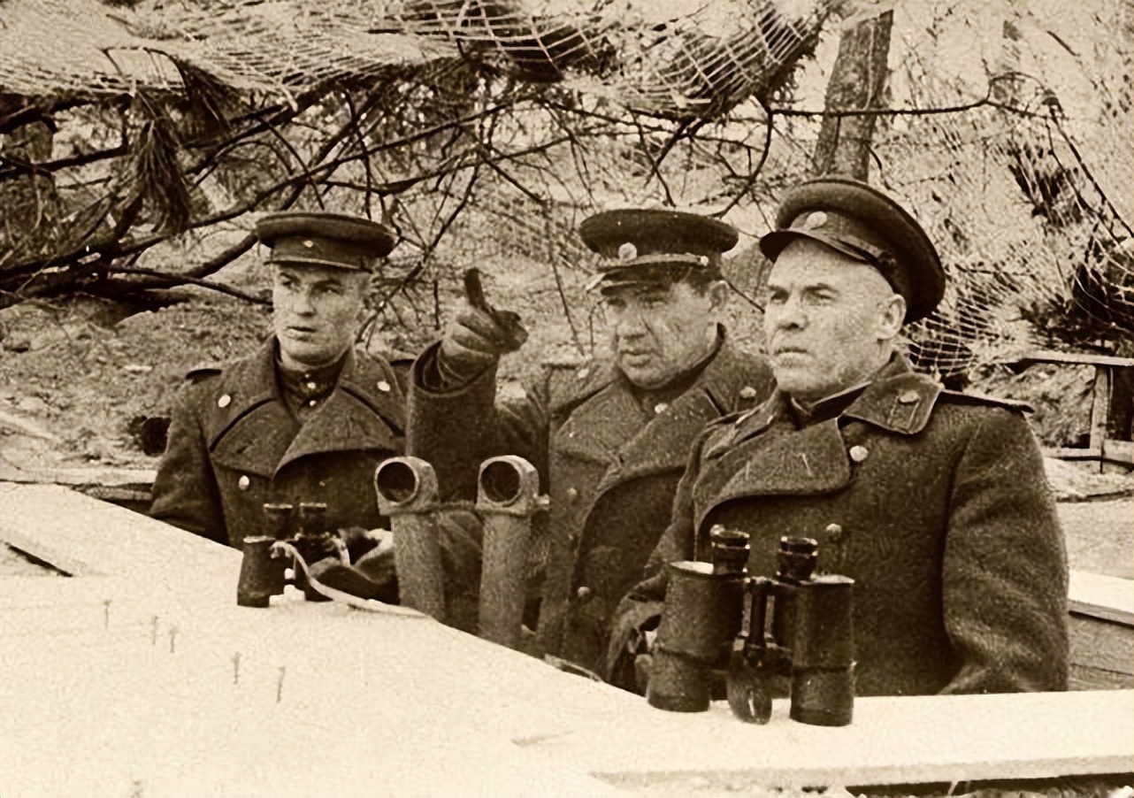 The number of generals in the Red Army has doubled——Comrade Stalin's ...